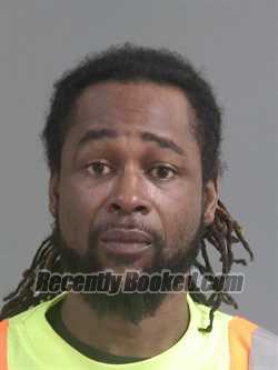 Recent Booking / Mugshot for TRAVIS LAMONT GREGORY in Charleston County ...