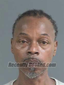 Recent Booking / Mugshot for ROBERT CURTIS BROWN in Charleston County ...