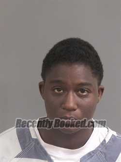Recent Booking / Mugshot for ARIYAH SIMONE WADE in Charleston County ...