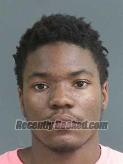 Recent Booking / Mugshot for XZAYVION BENJAMIN BEATON in Charleston ...