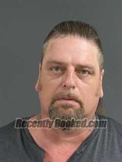 Recent Booking / Mugshot for ROBERT GREGORY VAN TREASE in Charleston ...