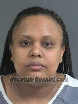 Recent Booking / Mugshot for RONIECE LESETTE VASQUEZ in Charleston ...