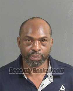 Recent Booking / Mugshot for QUINCY ALLEN BURGESS in Charleston County ...