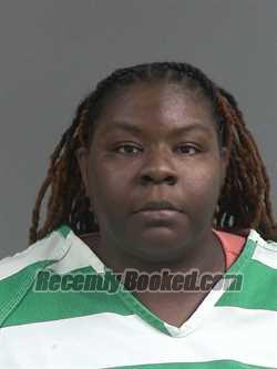 Recent Booking / Mugshot for DAJONAY JONES in Charleston County, South ...