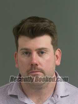 Recent Booking / Mugshot for THOMAS WARREN LEWIS in Charleston County ...
