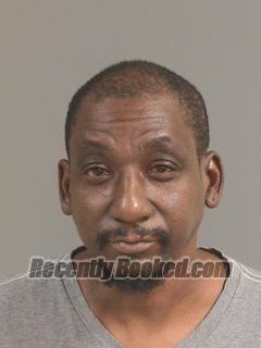 Recent Booking / Mugshot for STEVEN D MOULTRIE in Charleston County ...