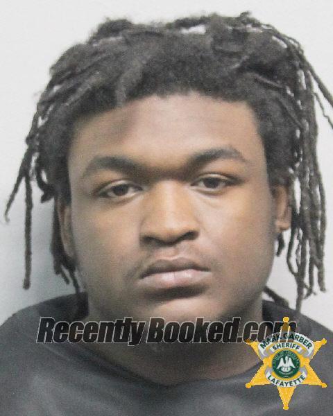 Recent Booking / Mugshot for DARRYIUS ELLIOTT in Lafayette Parish ...