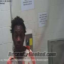 Recent Booking / Mugshot for QUINTAVIOUS RAYSHON GRAHAM in Lincoln ...