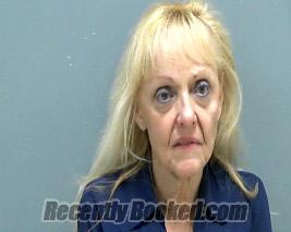 Recent Booking / Mugshot for PATRICIA BETHEA in Darlington County ...