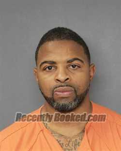 Recent Booking / Mugshot for DONALD THOMAS in Bergen County, New Jersey