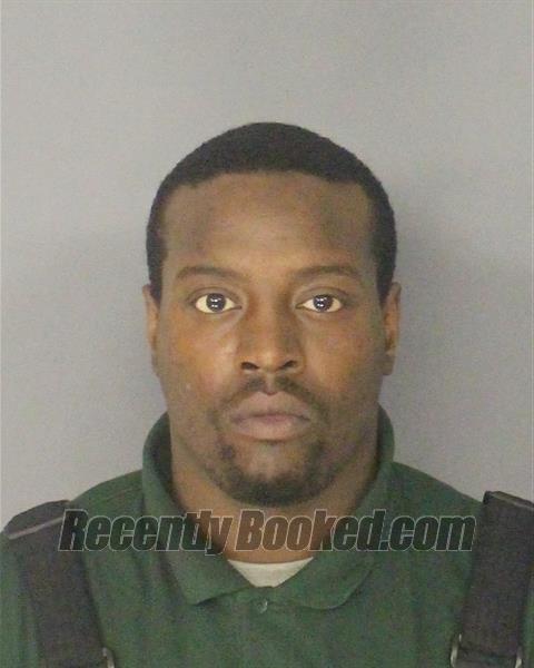 Recent Booking / Mugshot for JAMAR T FREEMAN in Essex County, New Jersey