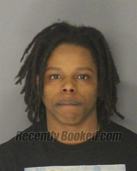 Recent Booking / Mugshot for SHAQUAN CLARK in Essex County, New Jersey