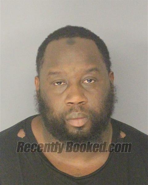 Recent Booking / Mugshot for SHAHEED J DARLING in Essex County, New Jersey