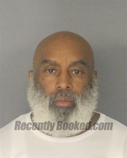 Recent Booking / Mugshot for ROBERT L JENKINS in Essex County, New Jersey