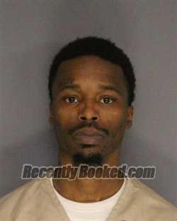 Recent Booking / Mugshot for DARON THOMAS in Essex County, New Jersey