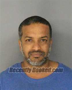 Recent Booking / Mugshot for DOBBY D MUNROE in Essex County, New Jersey