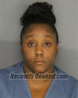 Recent Booking / Mugshot for CHRYSTAL E CLARK in Essex County, New Jersey