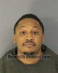 Recent Booking / Mugshot for LARRY D SUTTON JR in Essex County, New Jersey