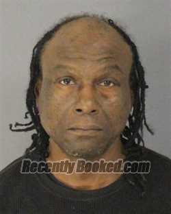 Recent Booking / Mugshot for JONATHAN E JOYNER in Essex County, New Jersey