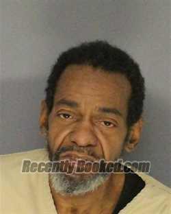 Recent Booking / Mugshot for ROBERT THOMAS in Essex County, New Jersey