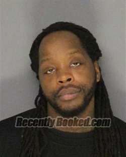 Recent Booking / Mugshot for LINWOOD B SPIKES in Essex County, New Jersey