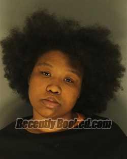 Recent Booking / Mugshot for JANIYA E FREEMAN in Essex County, New Jersey