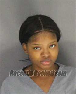Recent Booking / Mugshot for EMONI SEARS in Essex County, New Jersey