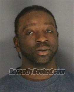 Recent Booking / Mugshot for GEORGE SAUNDERS in Essex County, New Jersey