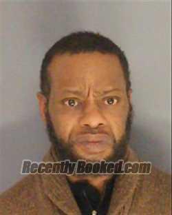 Recent Booking / Mugshot for SCOTT ROBERTS in Essex County, New Jersey