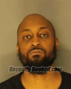 Recent Booking / Mugshot for TERRELL L DAVIS in Essex County, New Jersey