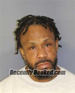 Recent Booking / Mugshot for ROBERT OLIVER in Essex County, New Jersey