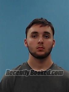 Recent Booking / Mugshot for Donovan Lewis Cleaver in Boone County ...