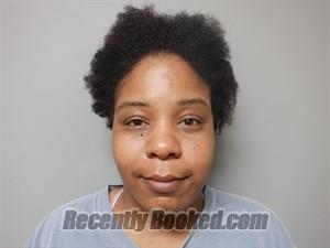 Recent Booking / Mugshot for Deursla Lashay Barron in Craighead County ...
