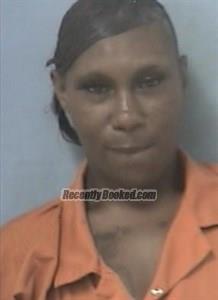 Recent Booking / Mugshot for Ashunique R Felton in Crittenden County ...