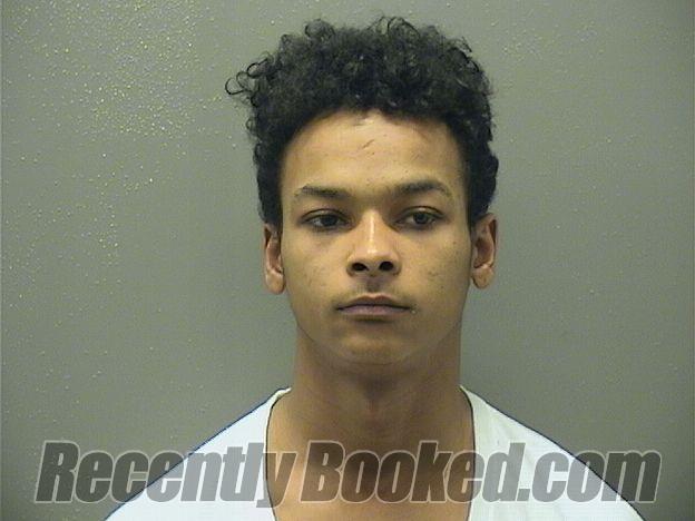 Recent Booking / Mugshot for QUINTON RESHAWD FREEMAN in Garland County ...