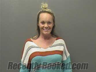 Recent Booking / Mugshot for DELTA MEREDITH QUEEN in Garland County ...