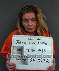 Recent Booking / Mugshot for Shelly Denise Johnson-Foote in Sebastian ...