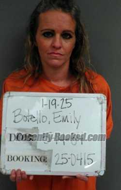 Recent Booking / Mugshot for Emily Lynnette Botello in Sebastian County ...