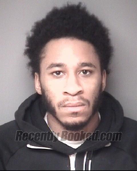 Recent Booking / Mugshot for DERRICK MAURICE MATHIS in Dubuque County, Iowa