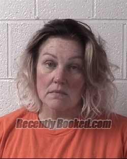 Recent Booking / Mugshot for JENNIFER LEE BEYER in Dubuque County, Iowa