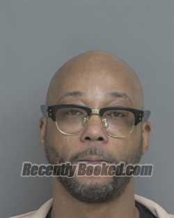 Recent Booking / Mugshot for ANTOINE TERRELL WILLIAMS in Dubuque County ...