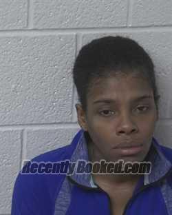 Recent Booking / Mugshot for VICTORIA PATRICE PEARSON in Dubuque County ...