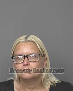 Recent Booking / Mugshot for JENNIFER KAYLEE JACKSON in Dubuque County ...